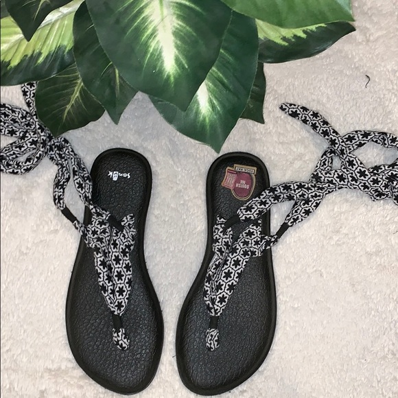 Sanuk | Shoes | Sanuk Yoga Mat Black White Thong Tie Up Sandal | Poshmark